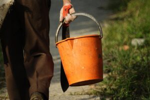 Asili comunali: lavoratrici protestano contro il nuovo appalto!